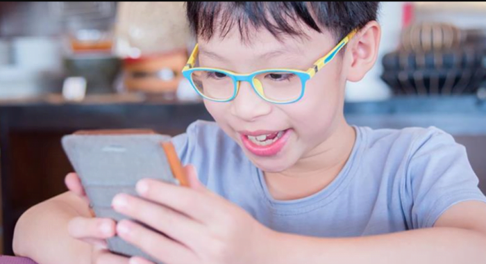 9 Health Hazards of Electronic Devices for the Kids