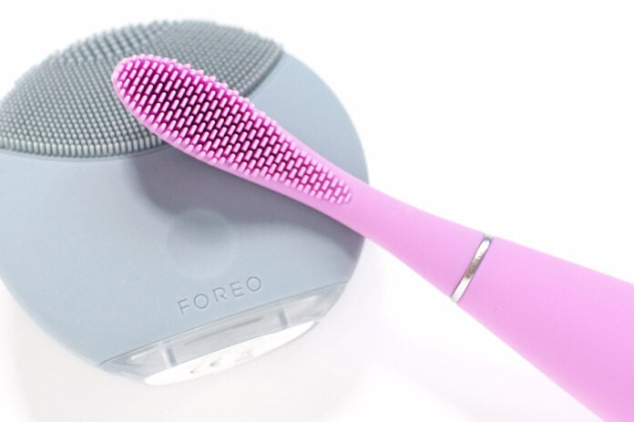 FOREO ISSA™ mini Brush Head - Wild Strawberry