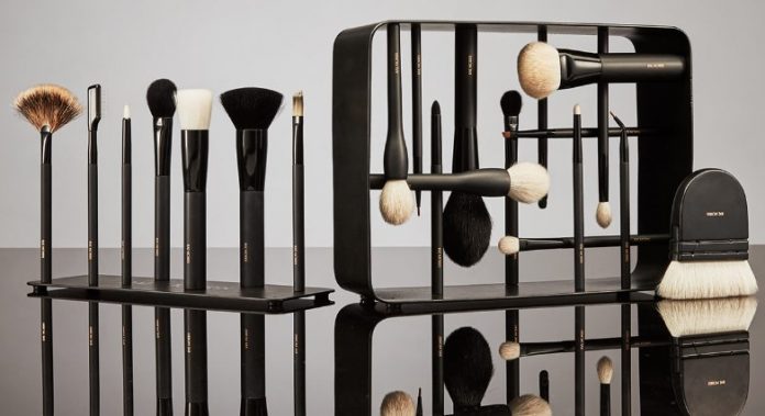 Discover More About Magnetic Makeup Brushes